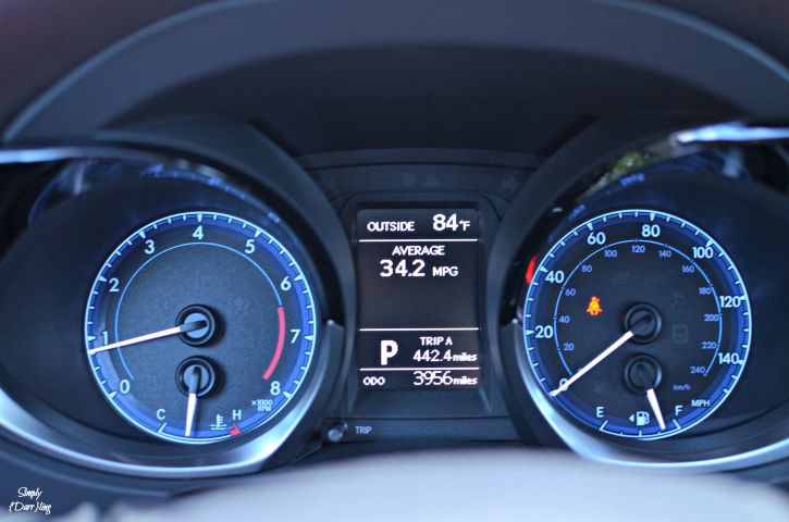 2015-toyota-corolla-dashboard